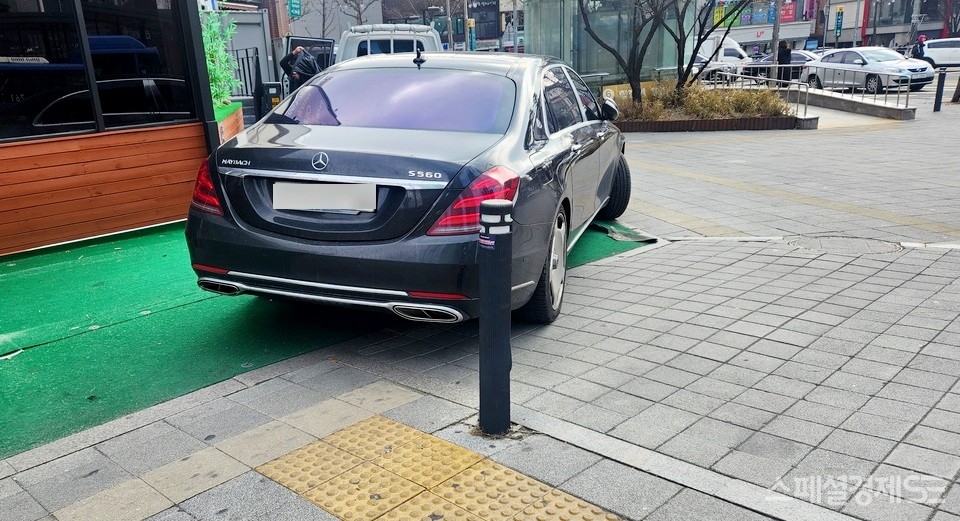 벤츠, 8천만원대나 2억원 중후반이나 ‘도긴개긴?’