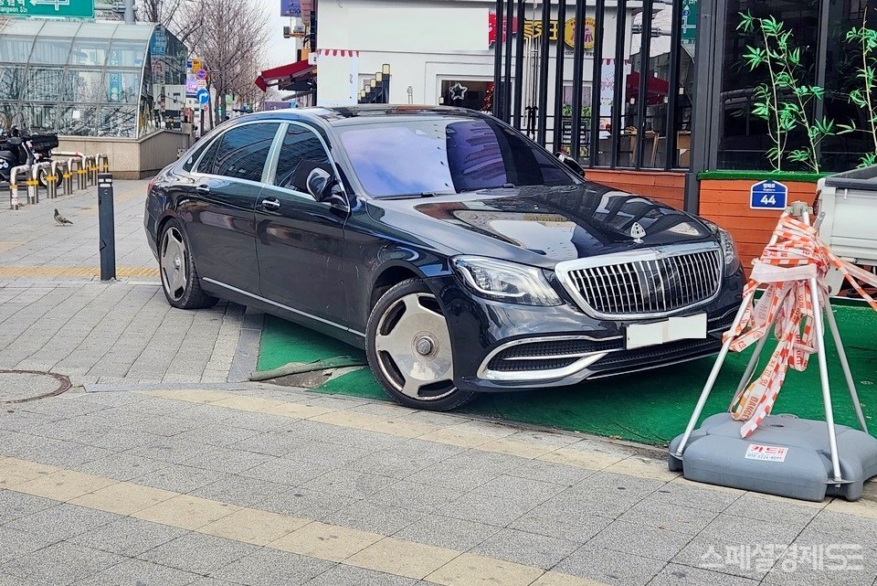 벤츠, 8천만원대나 2억원 중후반이나 ‘도긴개긴?’