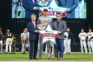 기아자동차, 2019 KBO 올스타전 MVP 한성민 선수에게 ‘K7 프리미어’ 증정